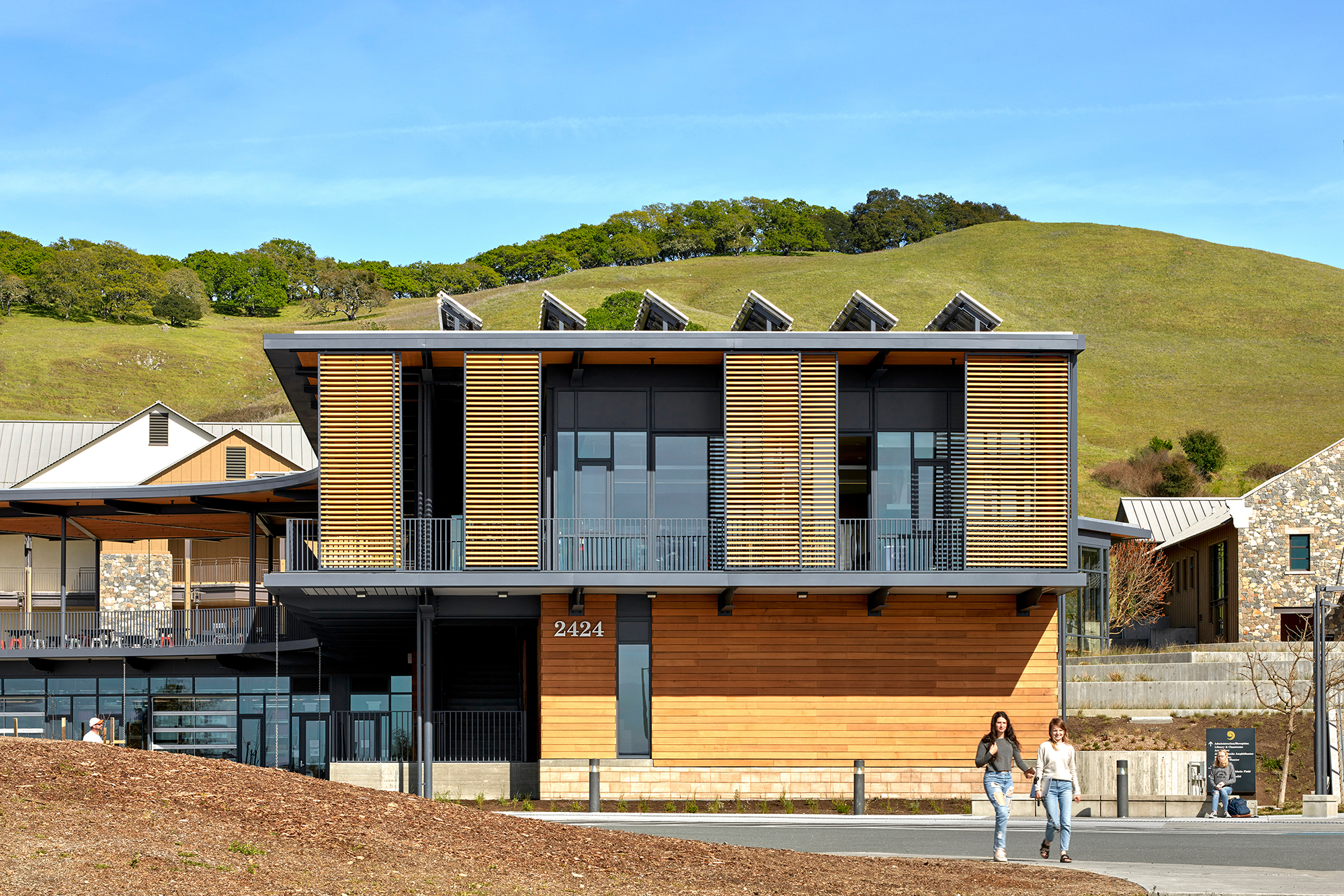 Sonoma Academy’s Janet Durgin Guild and Commons - Architect Magazine