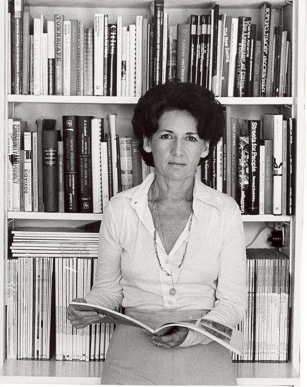 Architecture Critic Ada Louise Huxtable Dies at 91