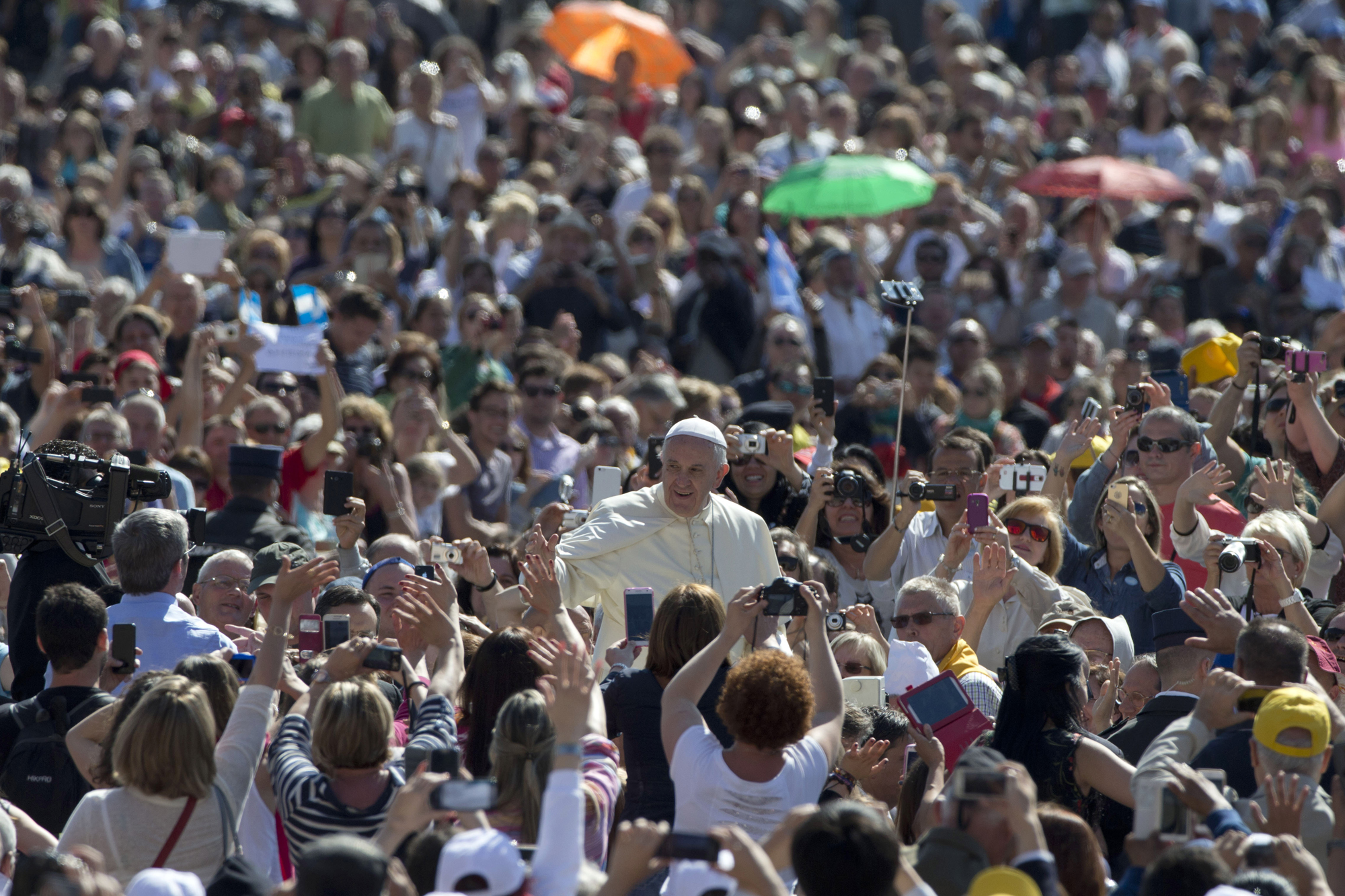 Catholic University Architecture Students Design a Chair for the Pope