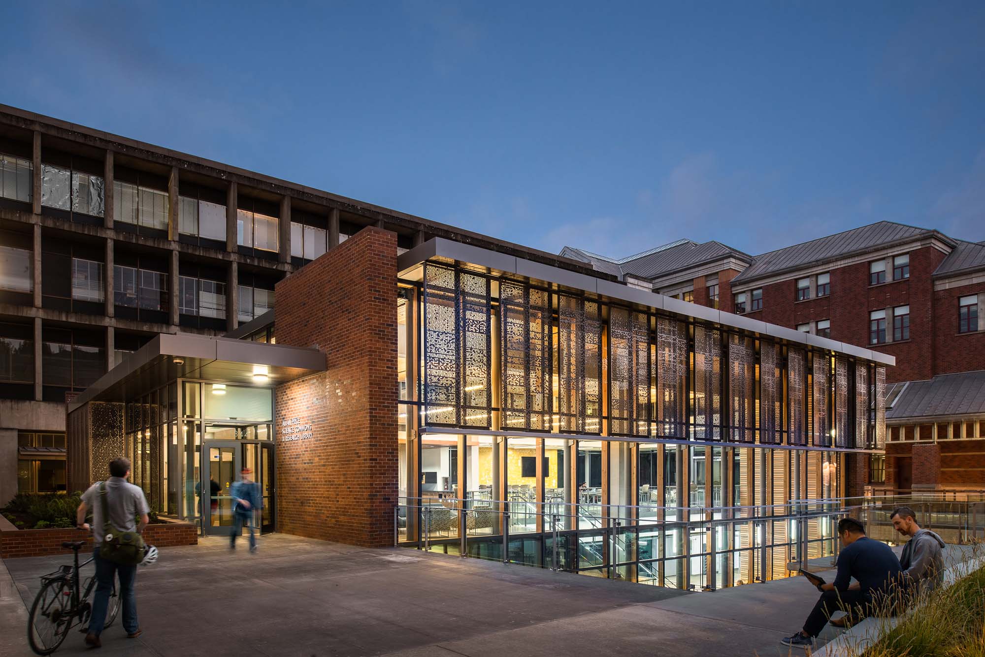 University of Oregon Allan Price Science Commons & Research Library ...