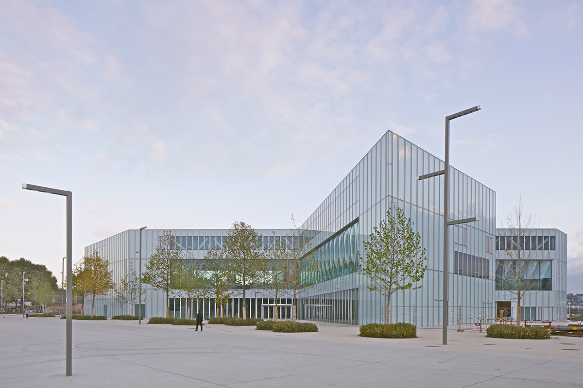 A New X-Shaped Public Library by Office for Metropolitan Architecture ...