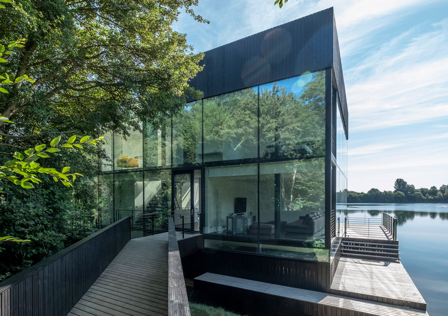 Glass Villa on the lake - Architect Magazine