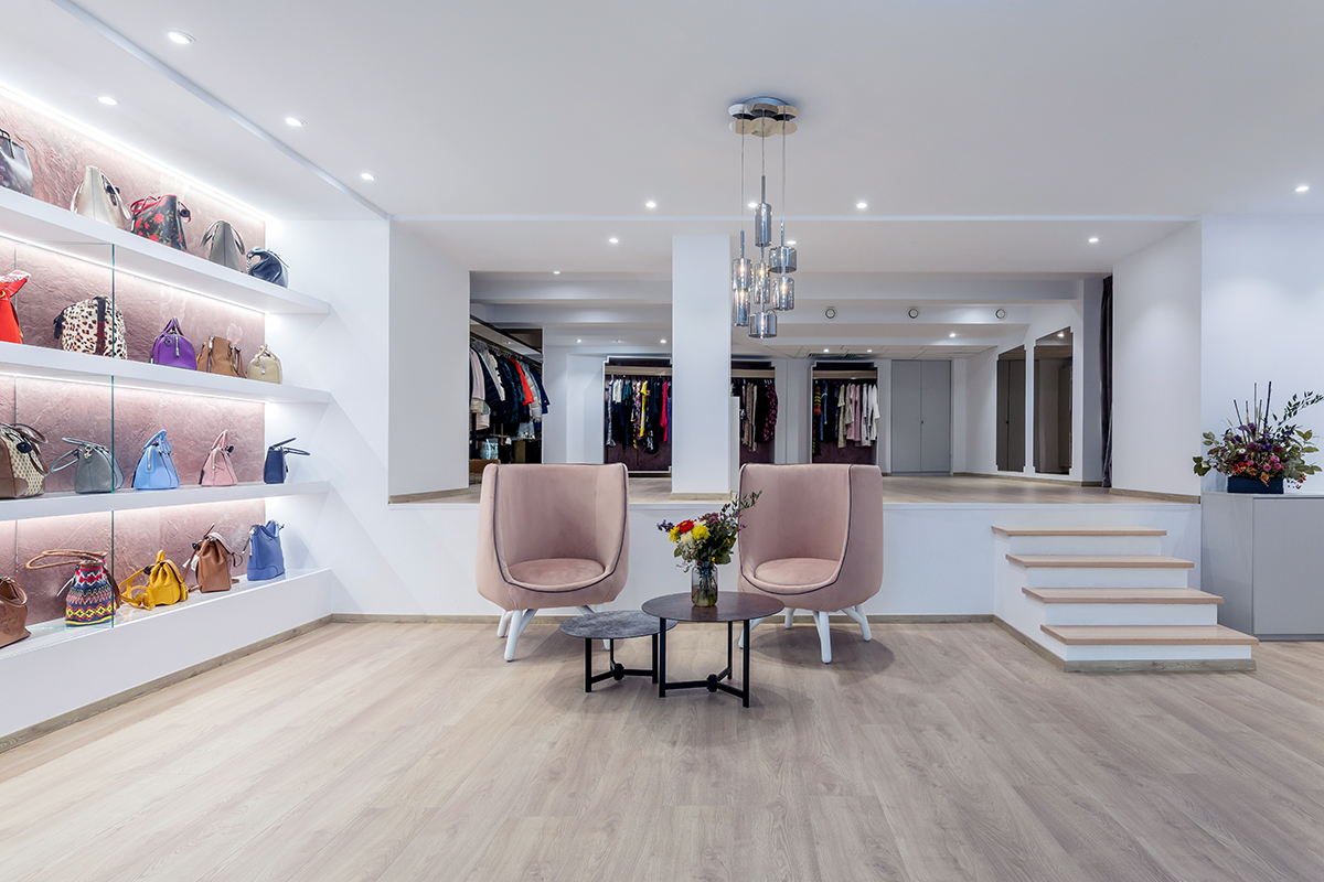 A luxury store that gives customers an enjoyable shopping experience ...