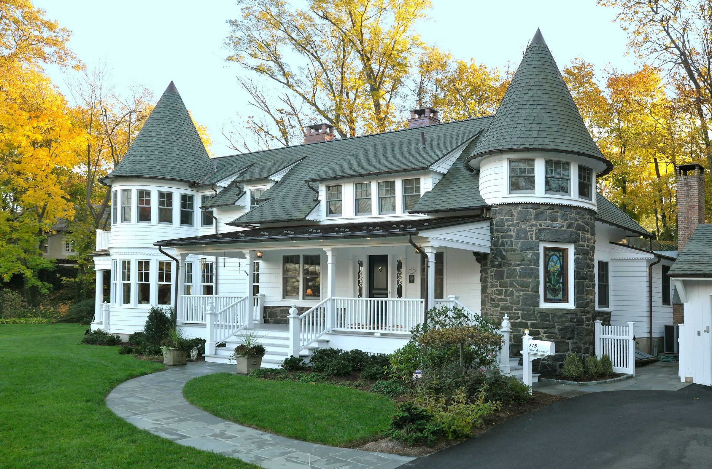 Modern Queen Anne Victorian Houses
