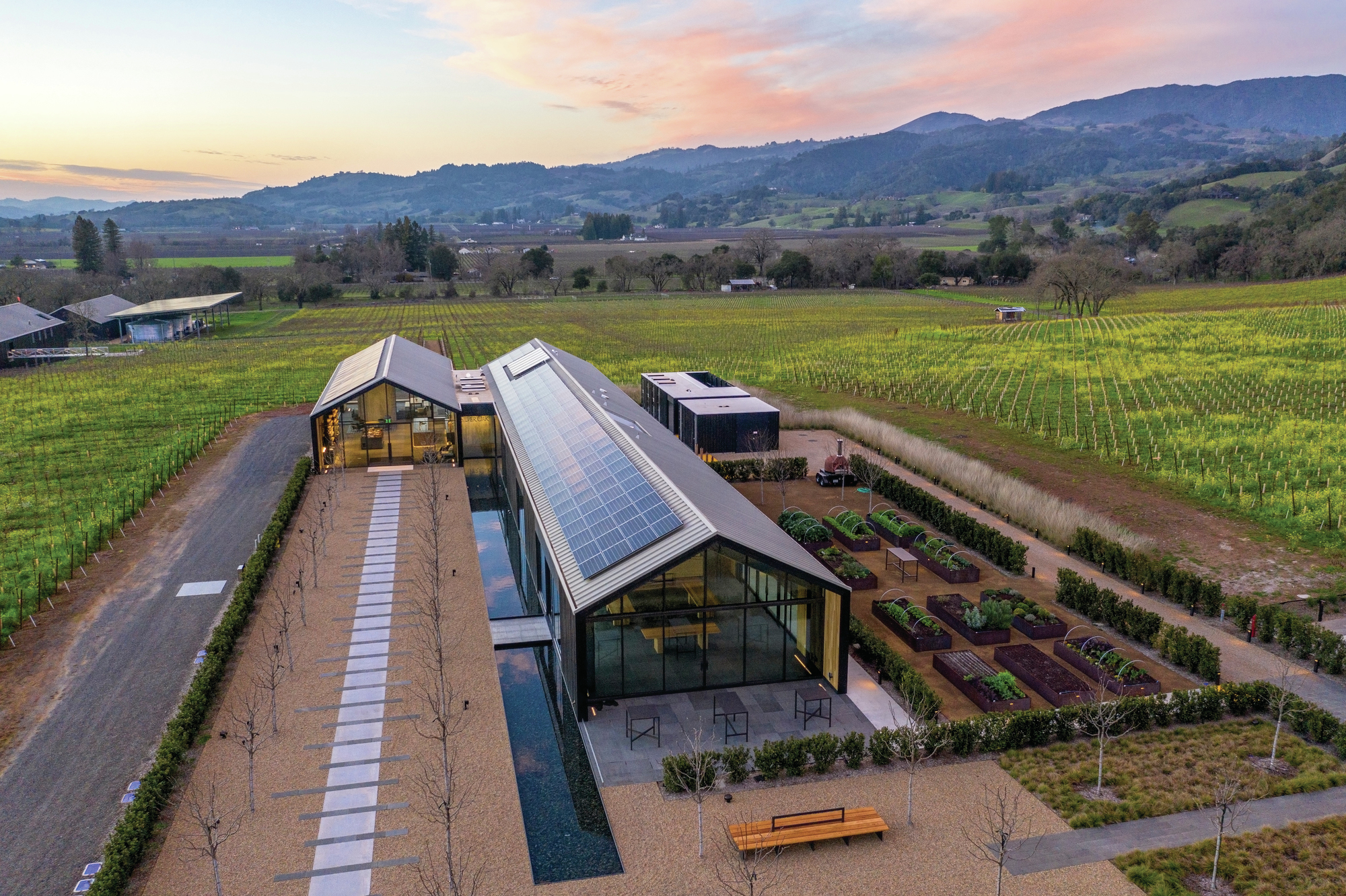 Silver Oak Alexander Valley Winery Becomes the World's Largest Living ...