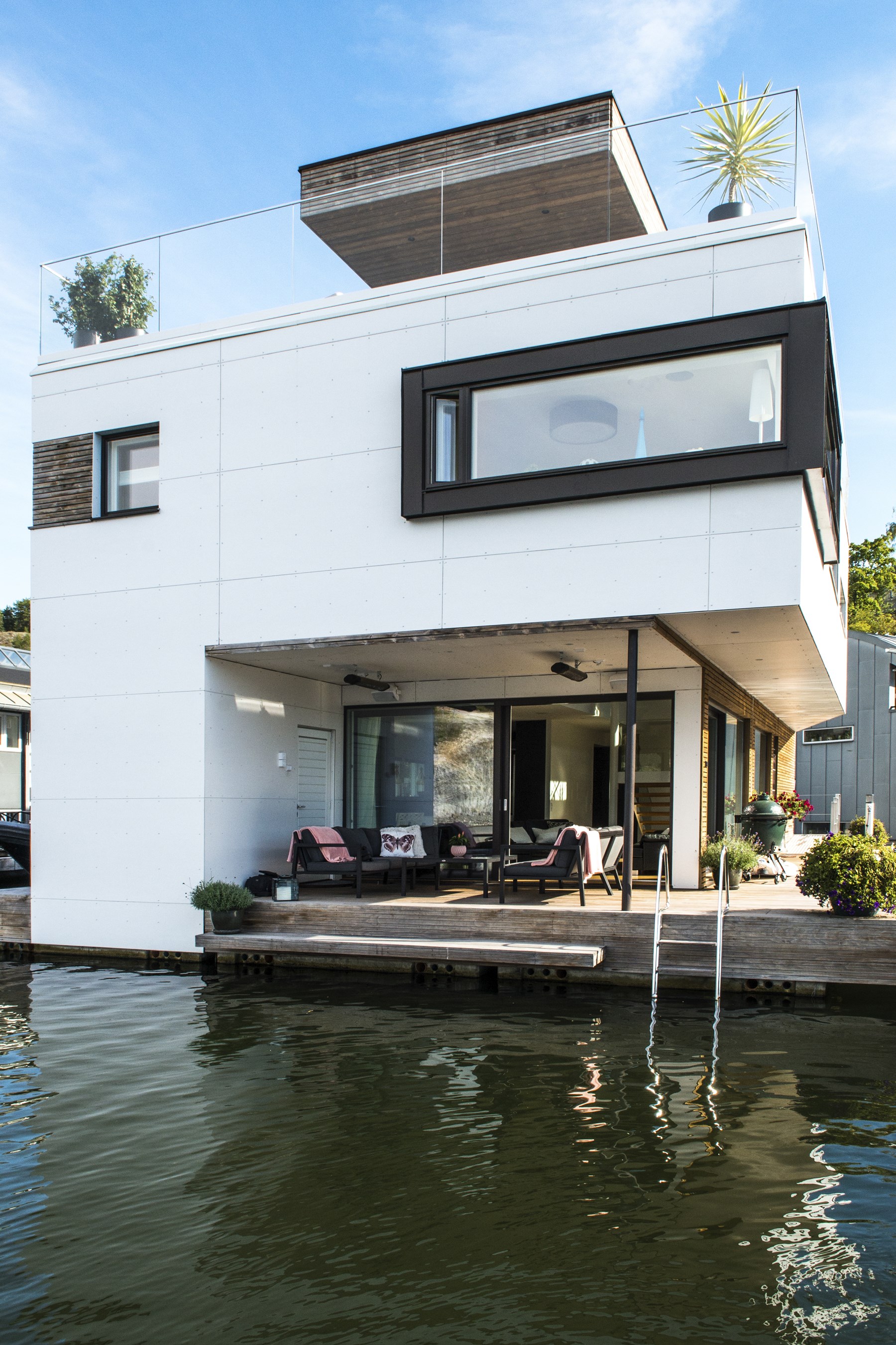 Floating Villa - Architect Magazine