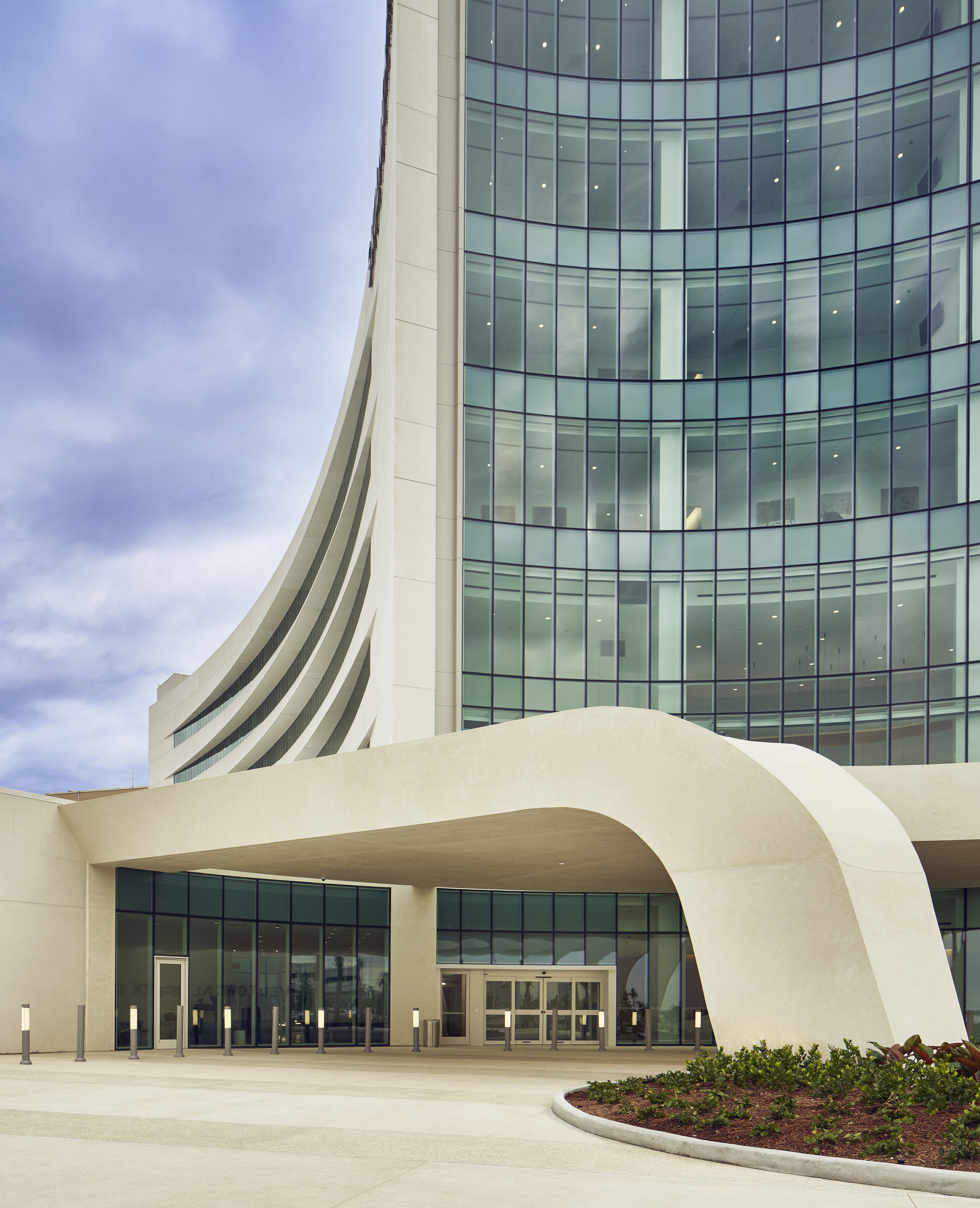 A Hospital Complex That Channels Miami Beach