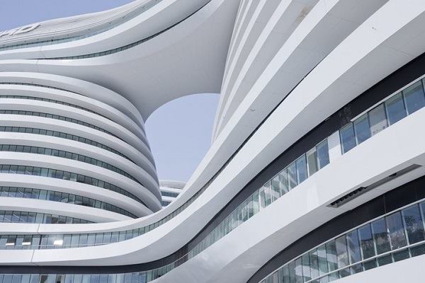Zaha Hadid Controls the Curve