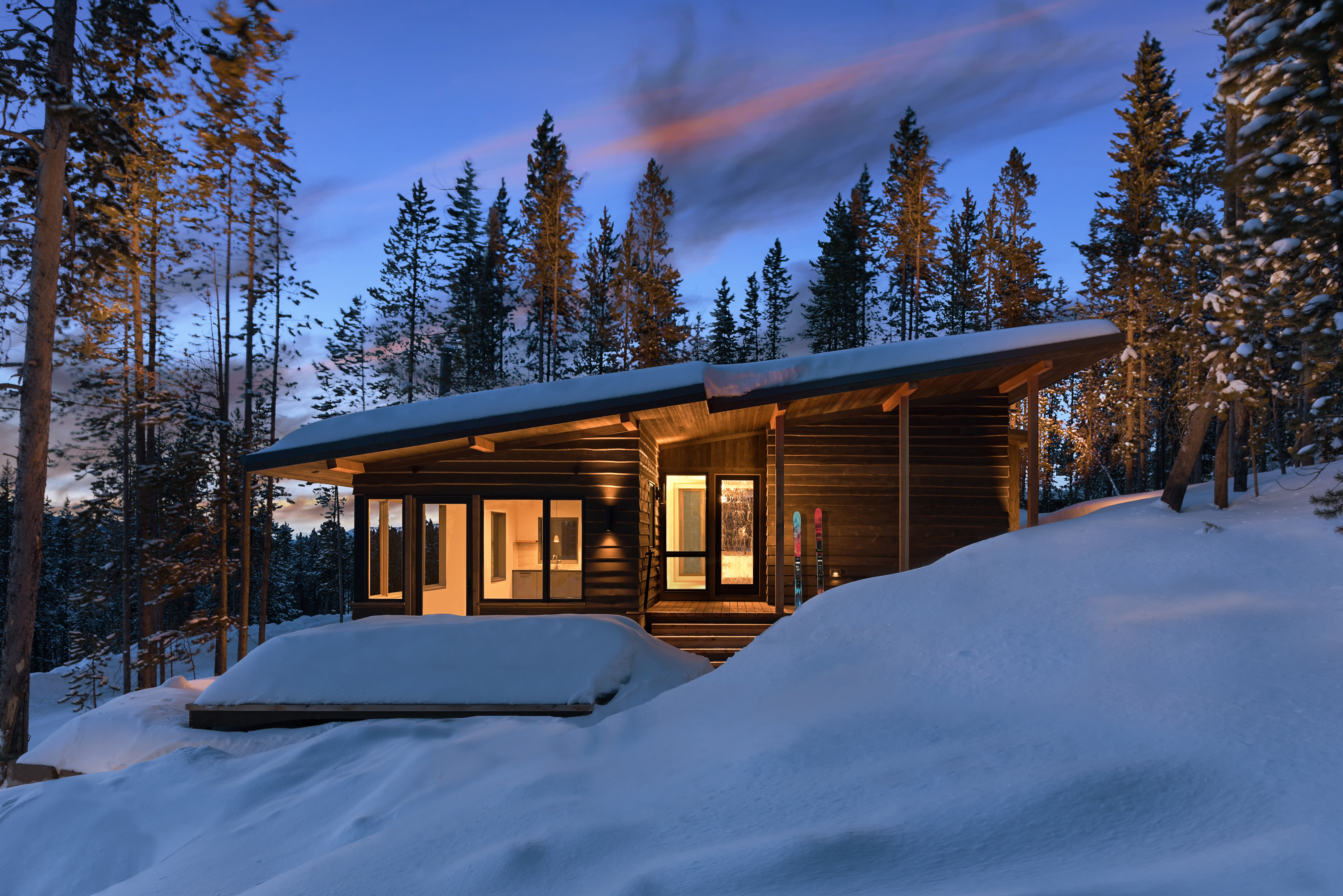 Minimalist Retreats Reimagine the Mountain Cabin