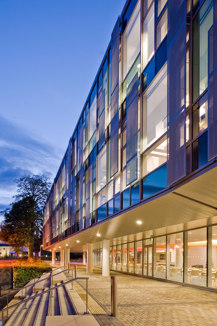 The Roslin Institute Building at the University of Edinburgh ...