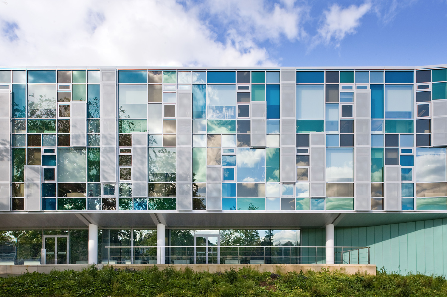 The Roslin Institute Building at the University of Edinburgh ...