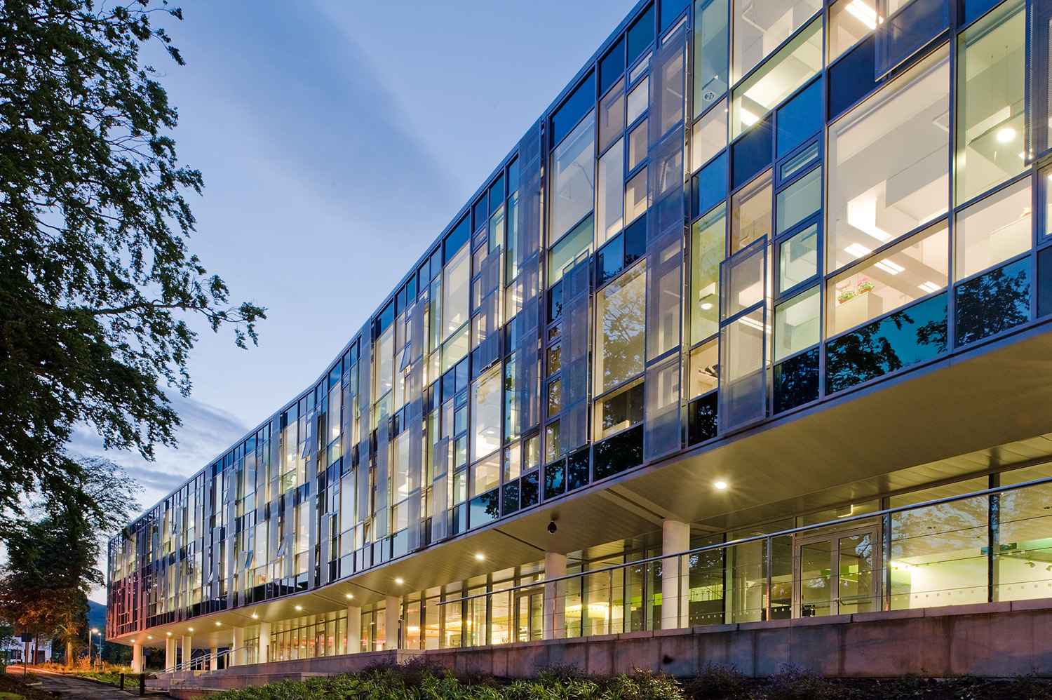 The Roslin Institute Building at the University of Edinburgh ...