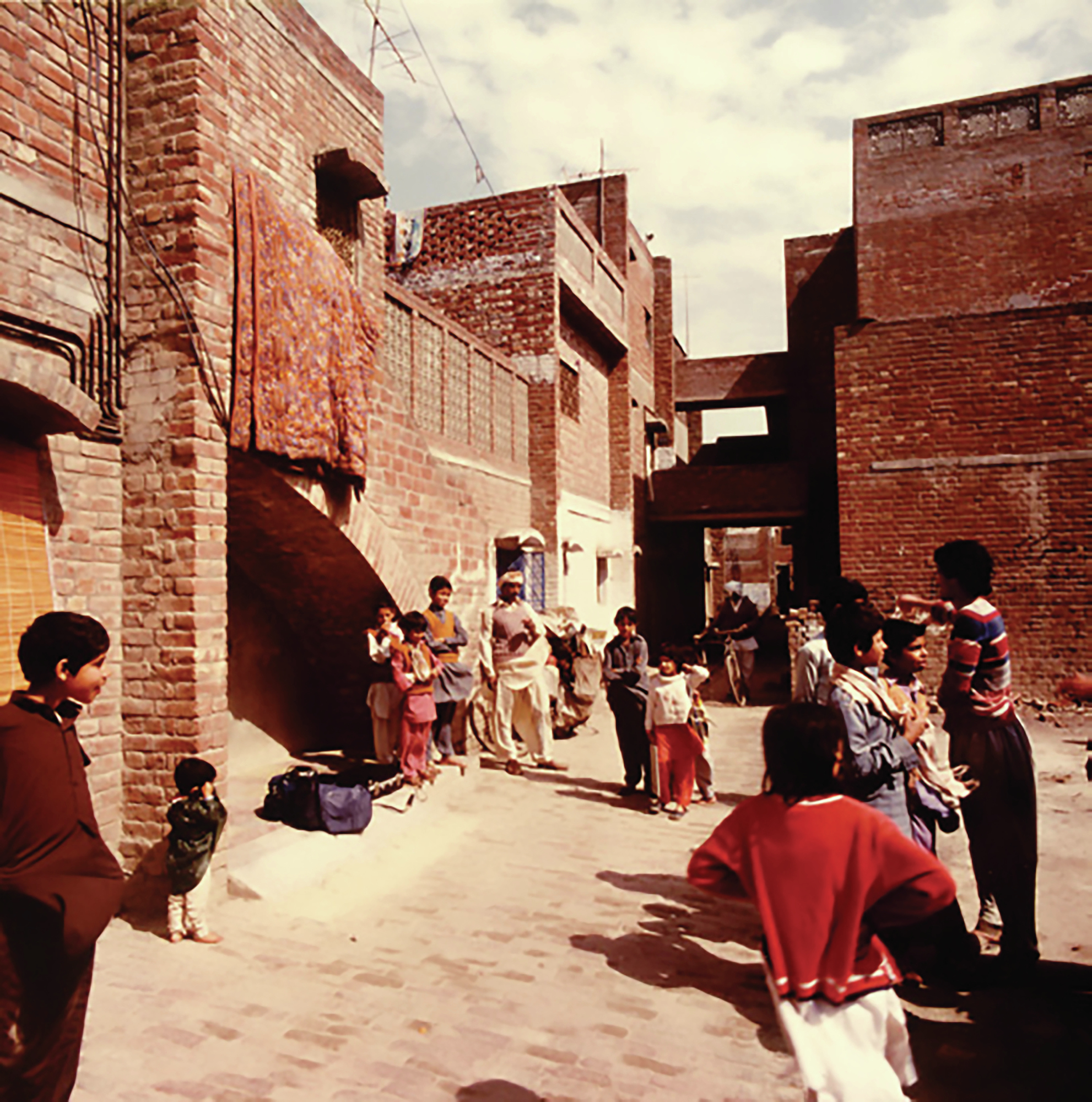 Yasmeen Lari, Pakistan's First Female Architect, Wins 2023 RIBA Gold Medal