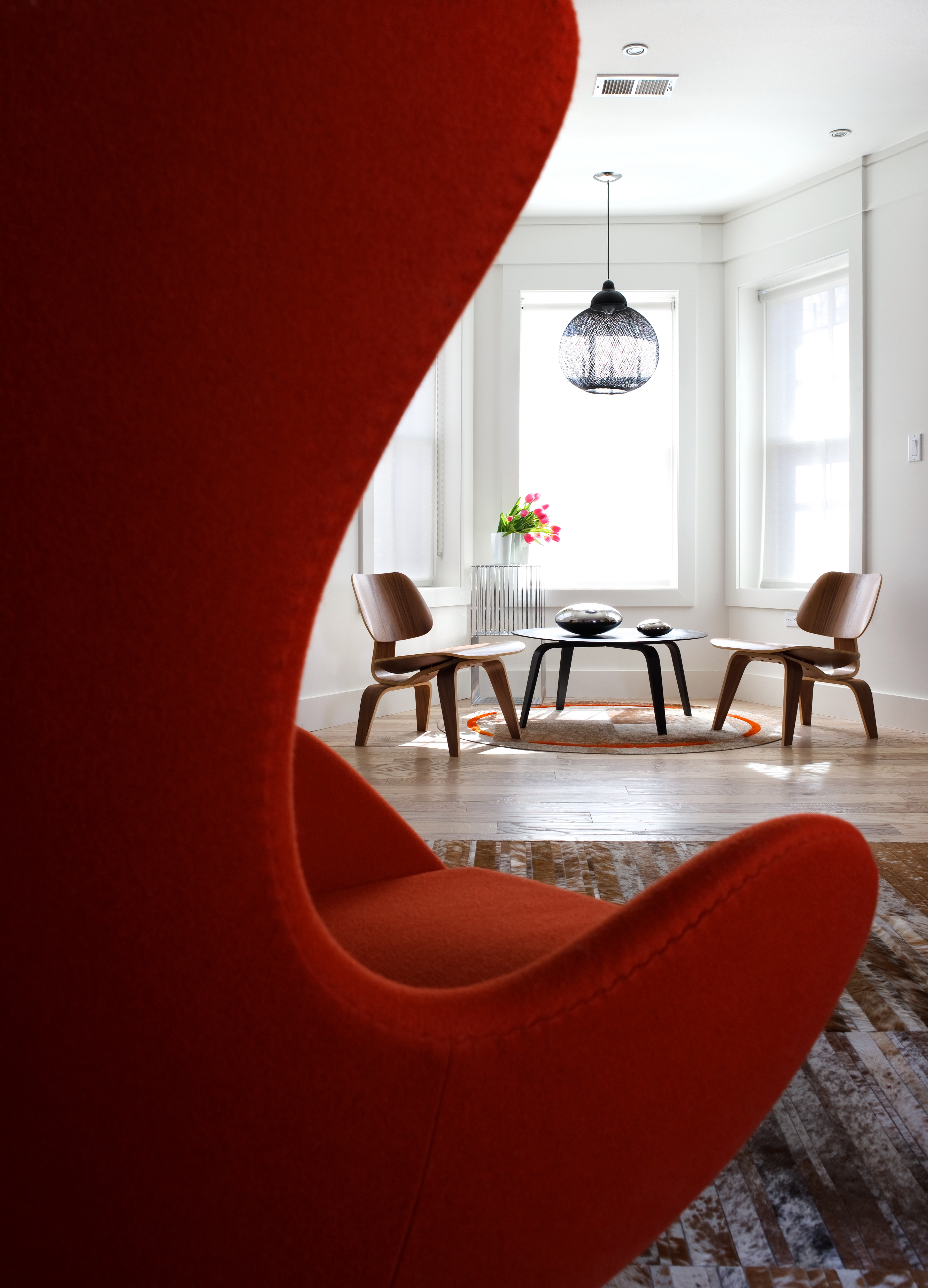 Row House Basement Maximizes the Efficiency of Its Small Footprint ...