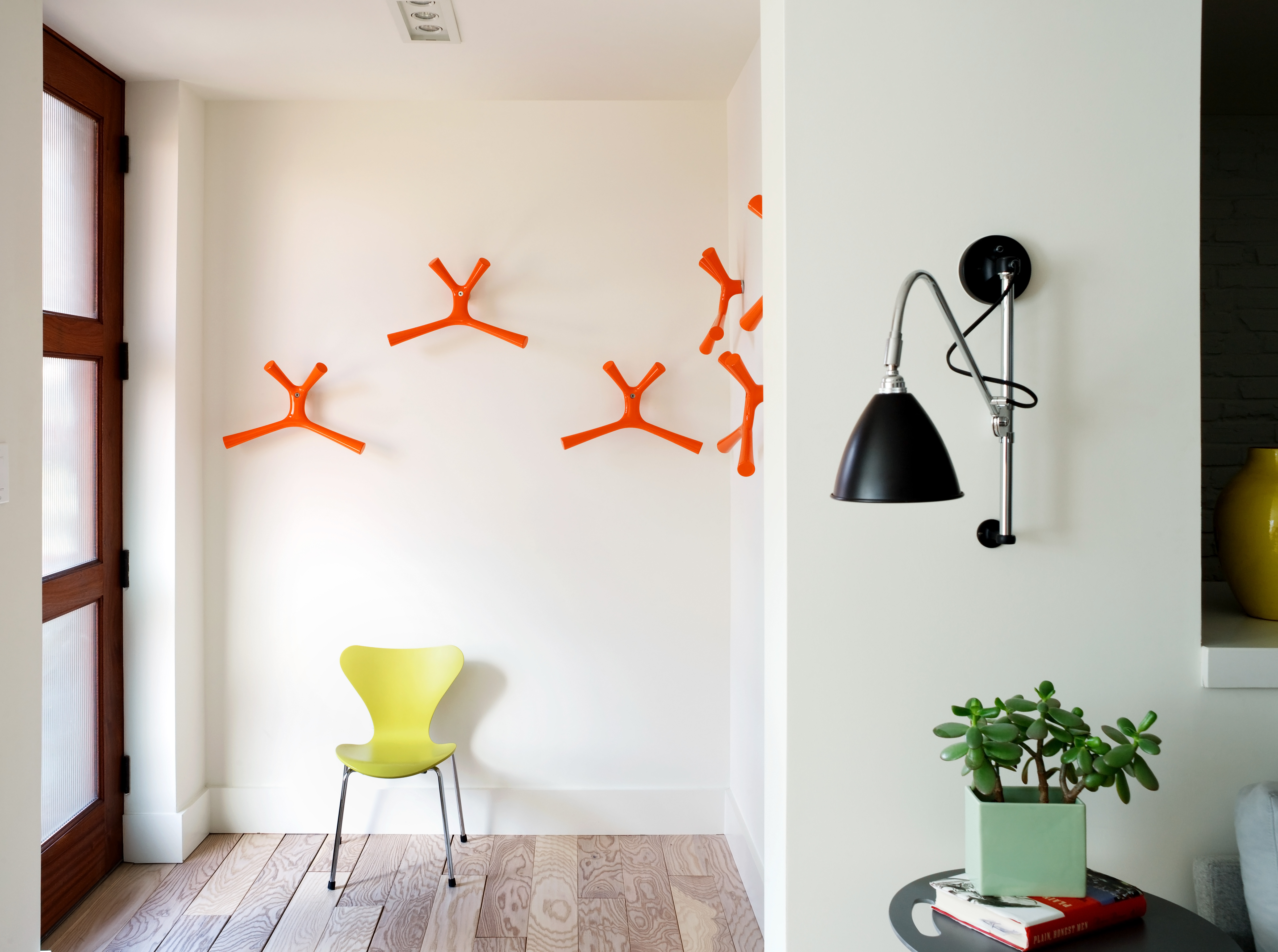 Row House Basement Maximizes the Efficiency of Its Small Footprint ...