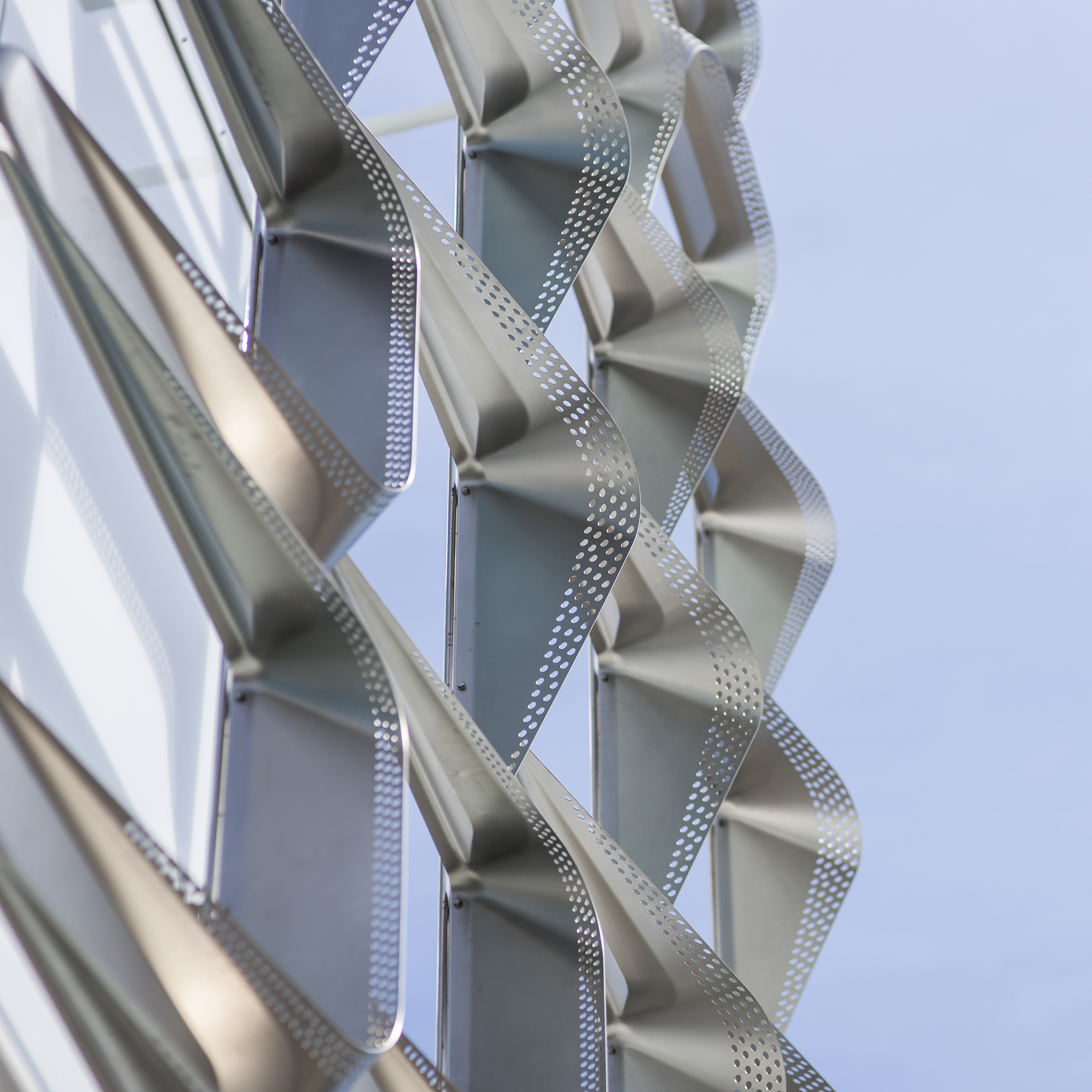 Honorable Mention: Hydroformed Shading, a Metal Feature Shaped by Water