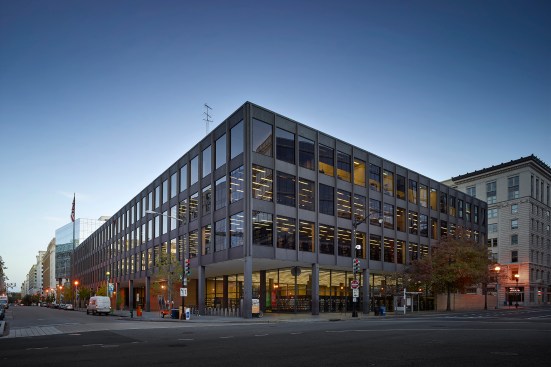 The Tale of Two Modernist Libraries
