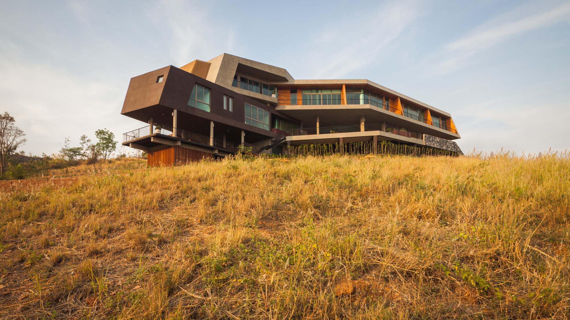 Overlapping House - Architect Magazine