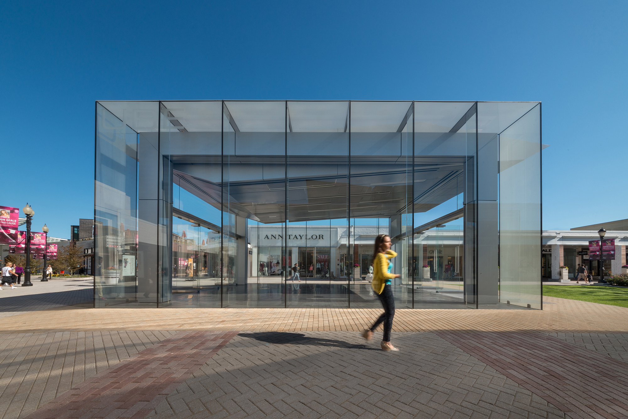 Westfield Old Orchard Glass Cube - Architect Magazine