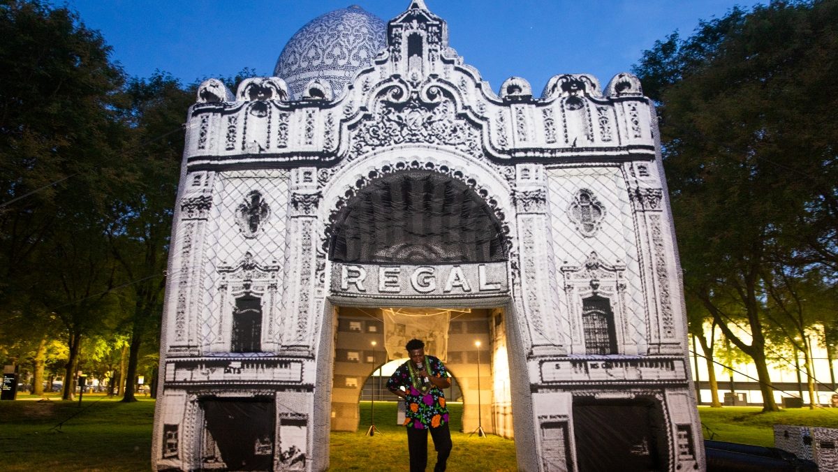 Air Apparent: Traveling Exhibit Inflates Chicago’s Lost Landmarks ...