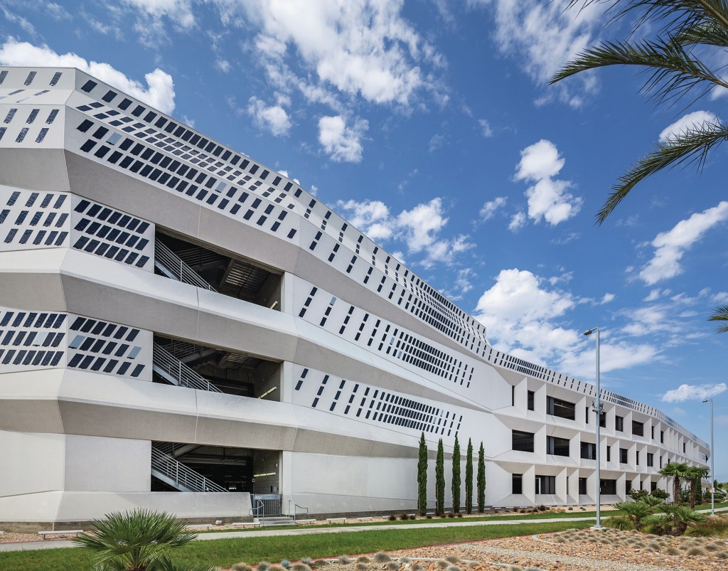 Revolutionizing Architecture: Electronic Ink Transforms Buildings into ...
