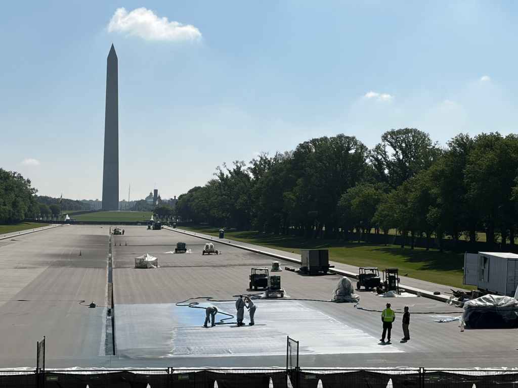America’s Most Sacred Reflecting Pool Just Turned Blue—and Now a Legal ...
